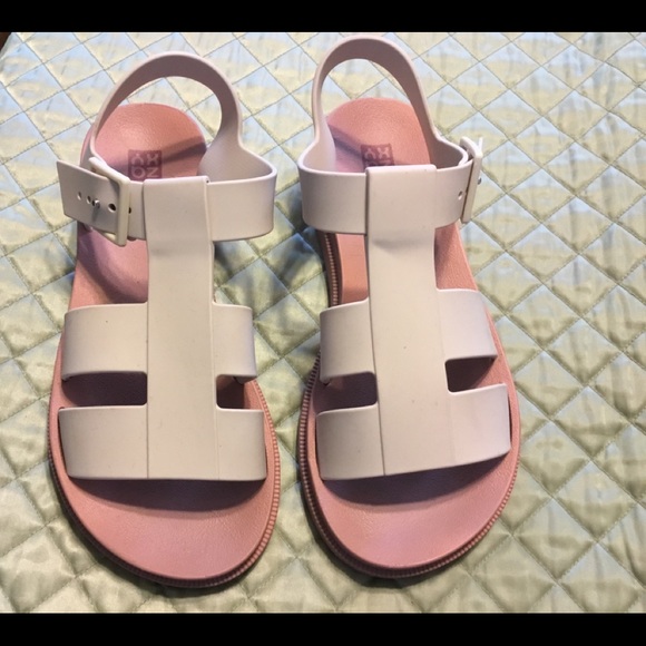Zoxy | Shoes | Zaxy Hug Tech Size 8 Sandal Cream Color | Poshmark